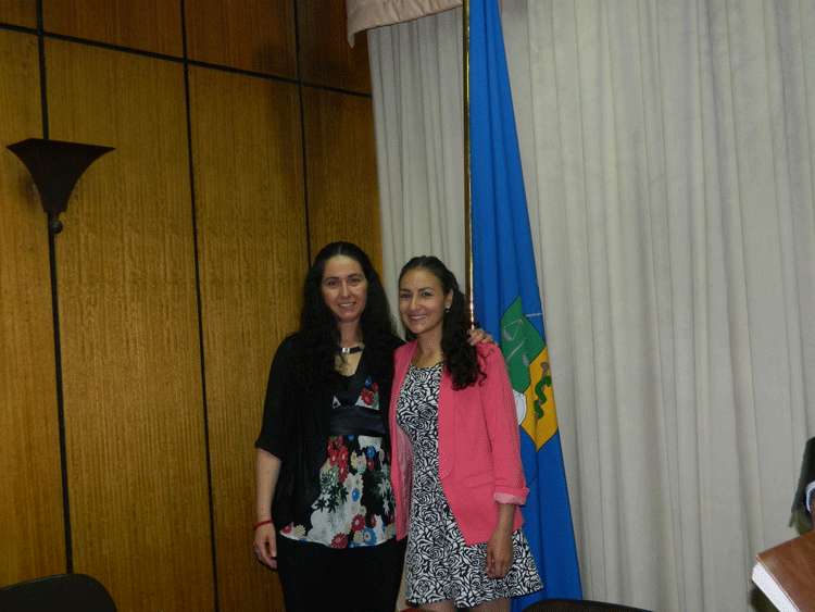 Con máxima distinción y elogios de parte de la comisión examinadora se ...